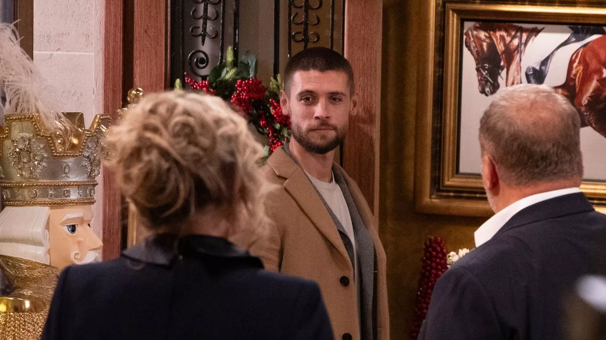 Exclusive: Emmerdale's Ned Porteous lifts lid on Joe Tate's 'sinister ...