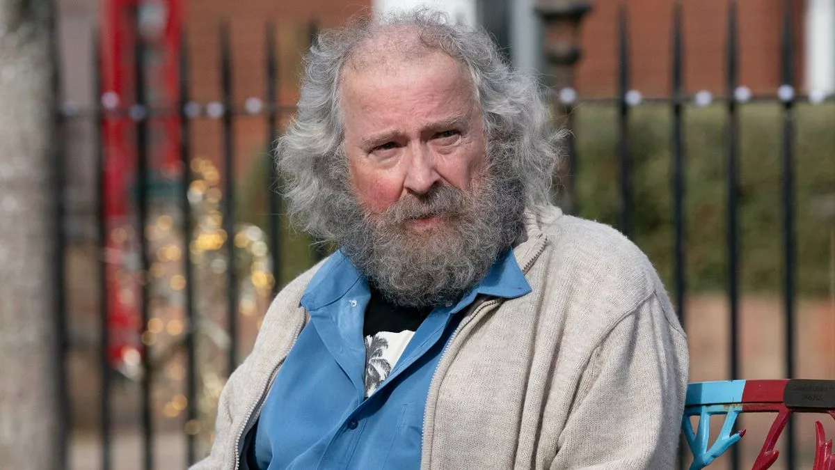 EastEnders viewers 'solve' what's wrong with Nigel as heartbreaking ...