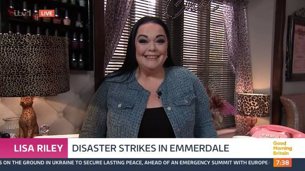 Emmerdale's Lisa Riley 'lets slip' limo crash detail - and fans will be ...